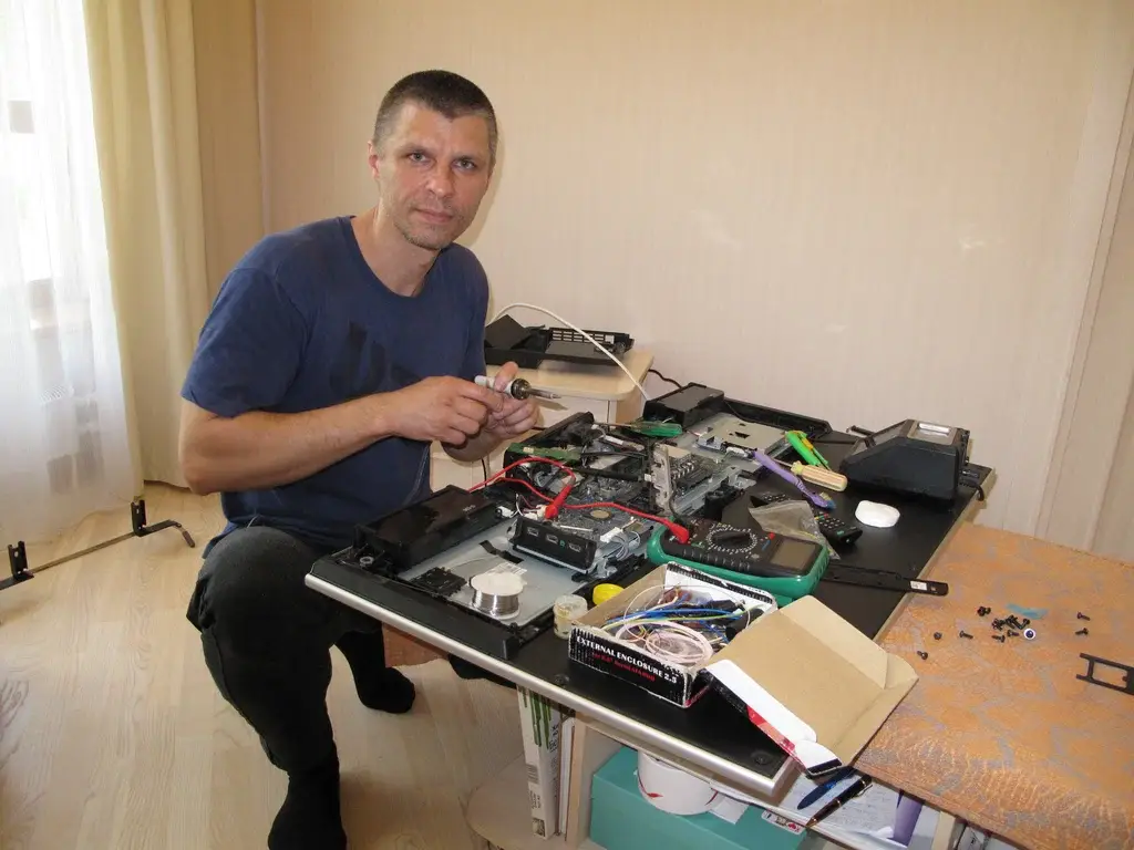 Частный мастер по ремонту телевизоров Москва